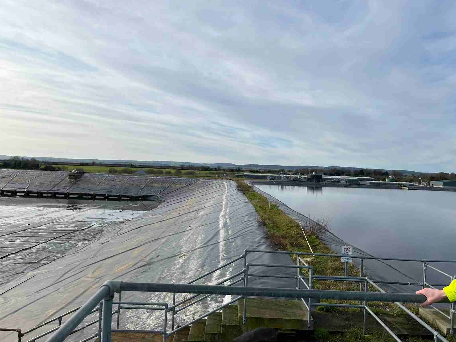 Reservoir Blocked Pipes - cleaning with remote access equipment - CD ...